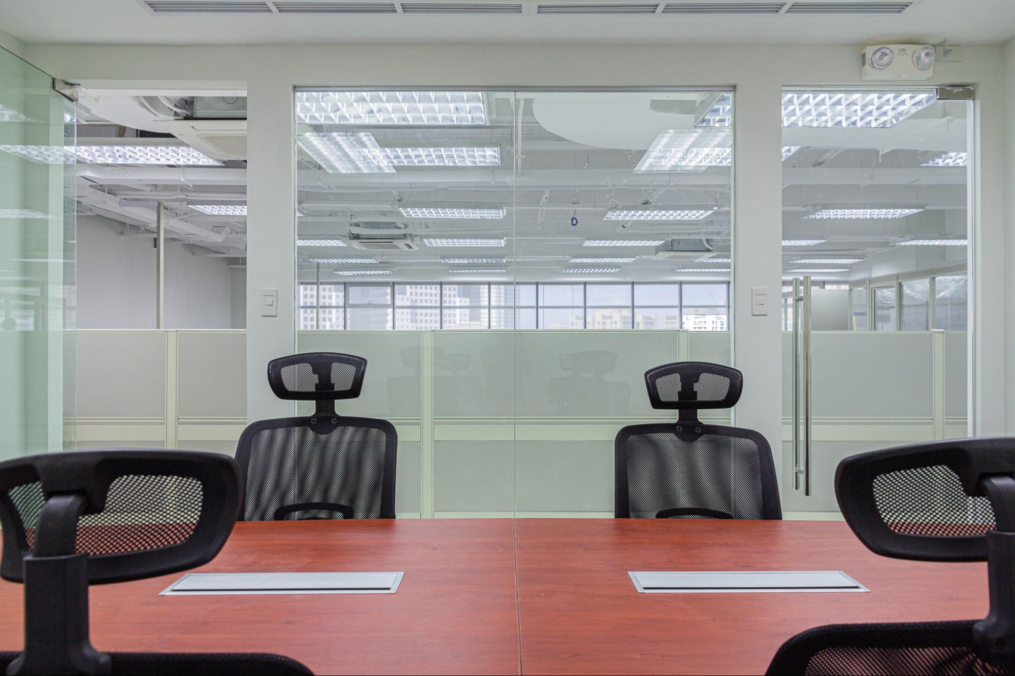 Maximizing Small Office Spaces: Tips from Professional Contractors ...