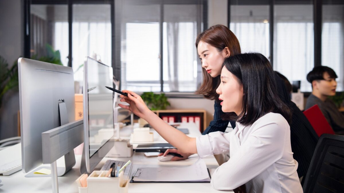 How Workplace Design can Encourage Office Communication - Corebilt